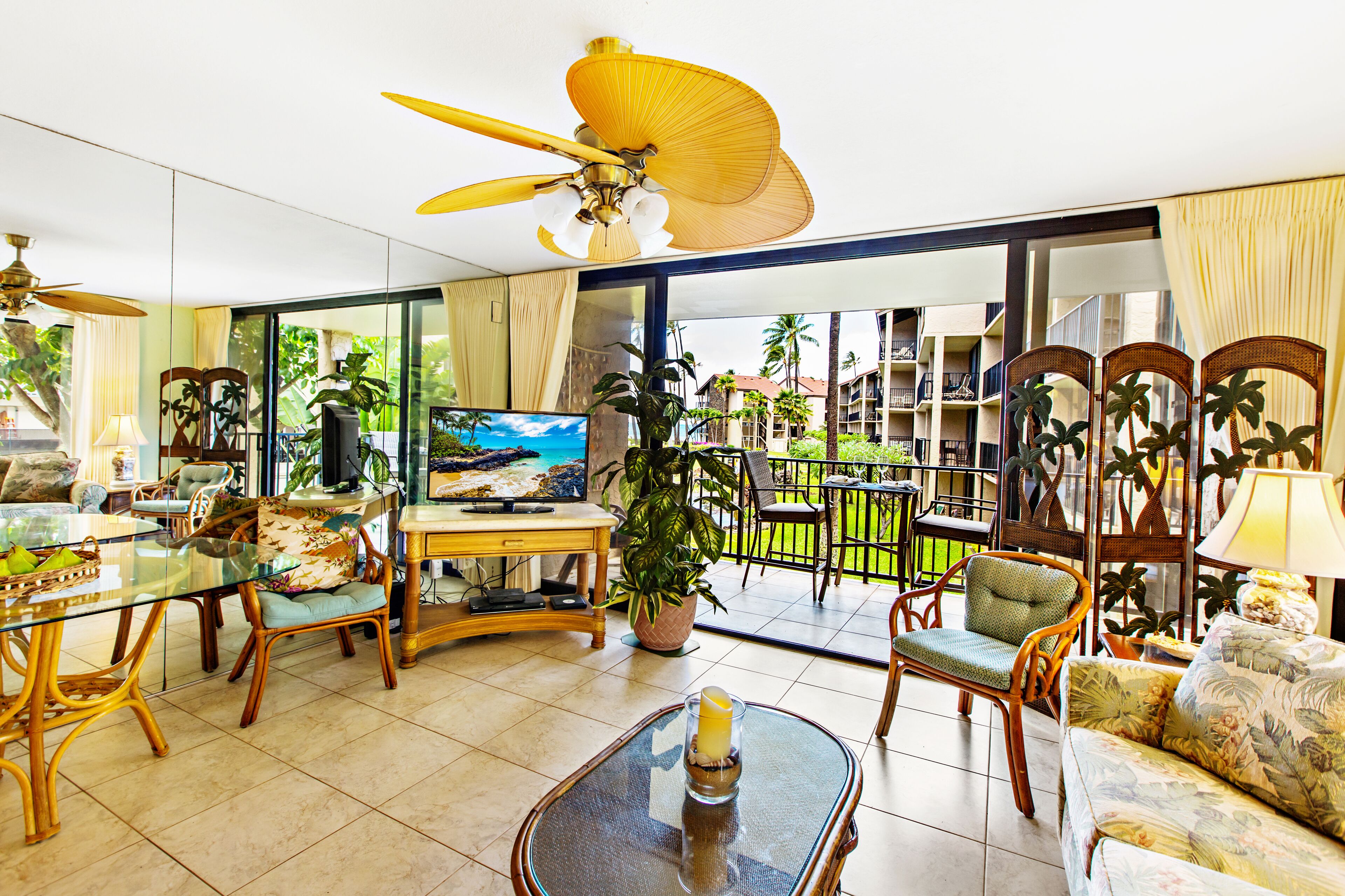 Sunny Corner Unit, Natural Light And Breezy Vibes - Hawaii