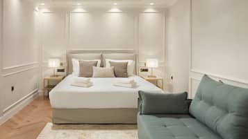 Cofres nos quartos, cortinas blackout, quartos à prova de som