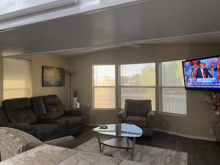 Relaxing Foothills Home Rv Hookup And Parking - Yuma, AZ