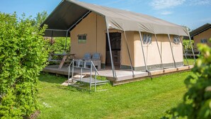 Tenda | Exterior