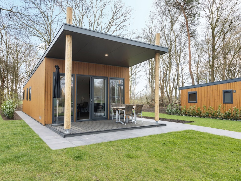 Luxurious Lodge With Airco, Located Beside A Lake - Overijssel