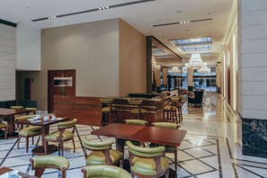 Pequeno-almoço tipo buffet diário incluído