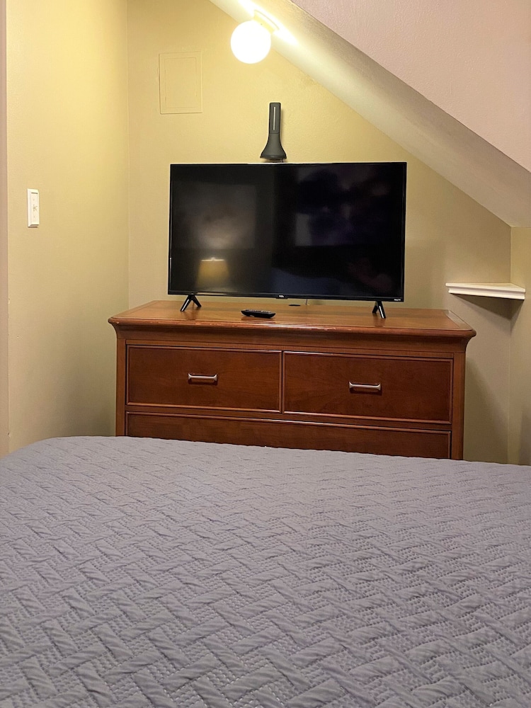 Apt In Fun/safe Area -1blk From Streetcar Line To Quarter - Metairie, LA