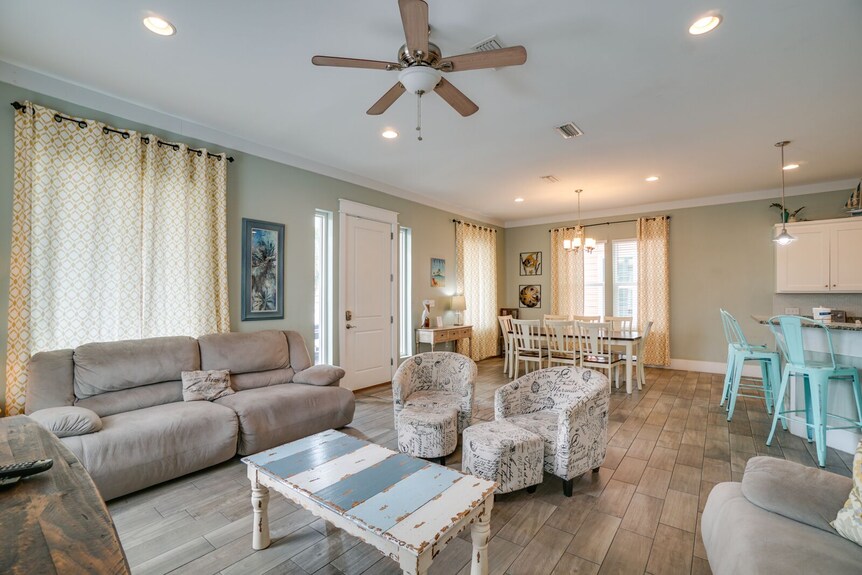 Sea Escape House, Just Steps To The Beach! Amazing Location! 6br / 4ba - Panama City Beach, FL