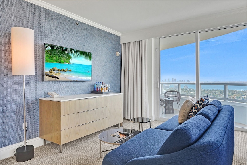 Oceanfront Junior Suite In The Fontainebleau - Miami Beach, FL
