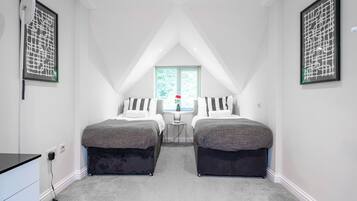 Apartamento luxo, banheiro privativo, vista para a cidade (2 bed 2 bath penthouse) | 2 quartos