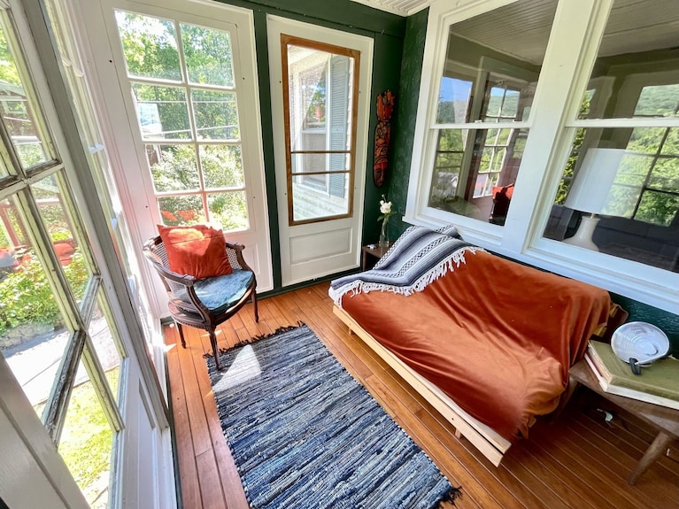 Cozy Cottage On The Hill In The Heart Of Warm Springs. - Hot Springs, VA