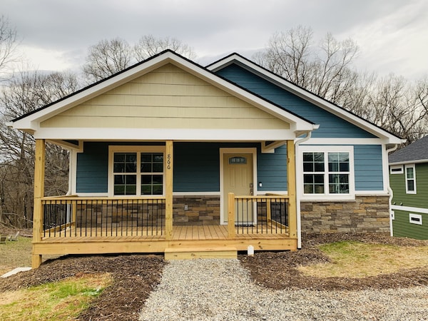 West Asheville Bungalow. Sleeps 14. Dog Friendly! - Asheville, NC