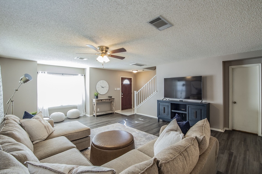 Fresh, Clean & Comfortable Place In Round Rock - Round Rock, TX