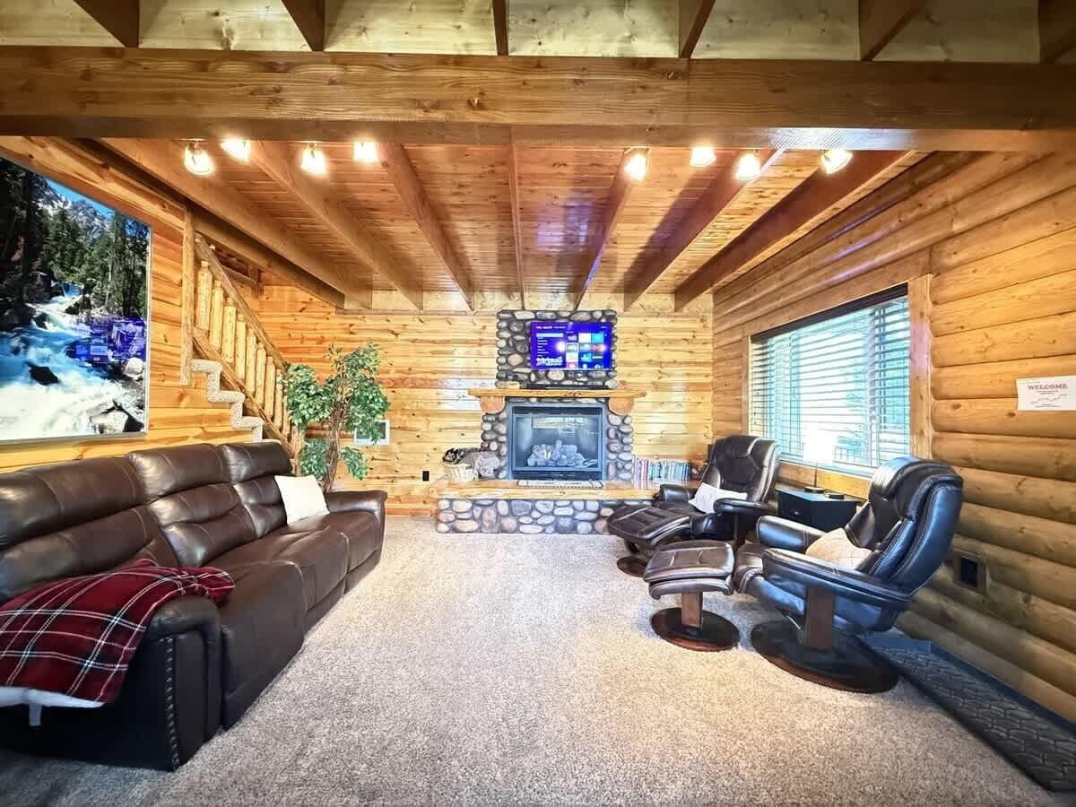29 Mi To Ynp | Fire Pit | Hot Tub | Sleeps 12 - Island Park, ID