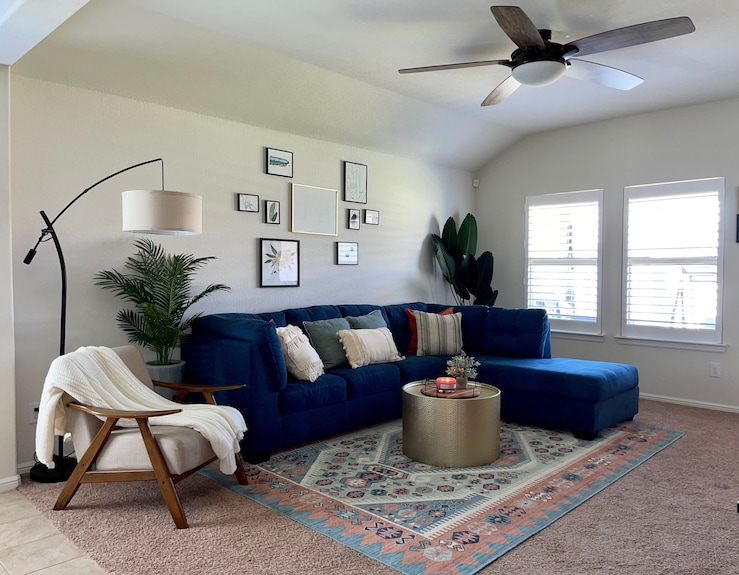 Cozy Residential Home With Designated Work Space - Fort Worth, TX