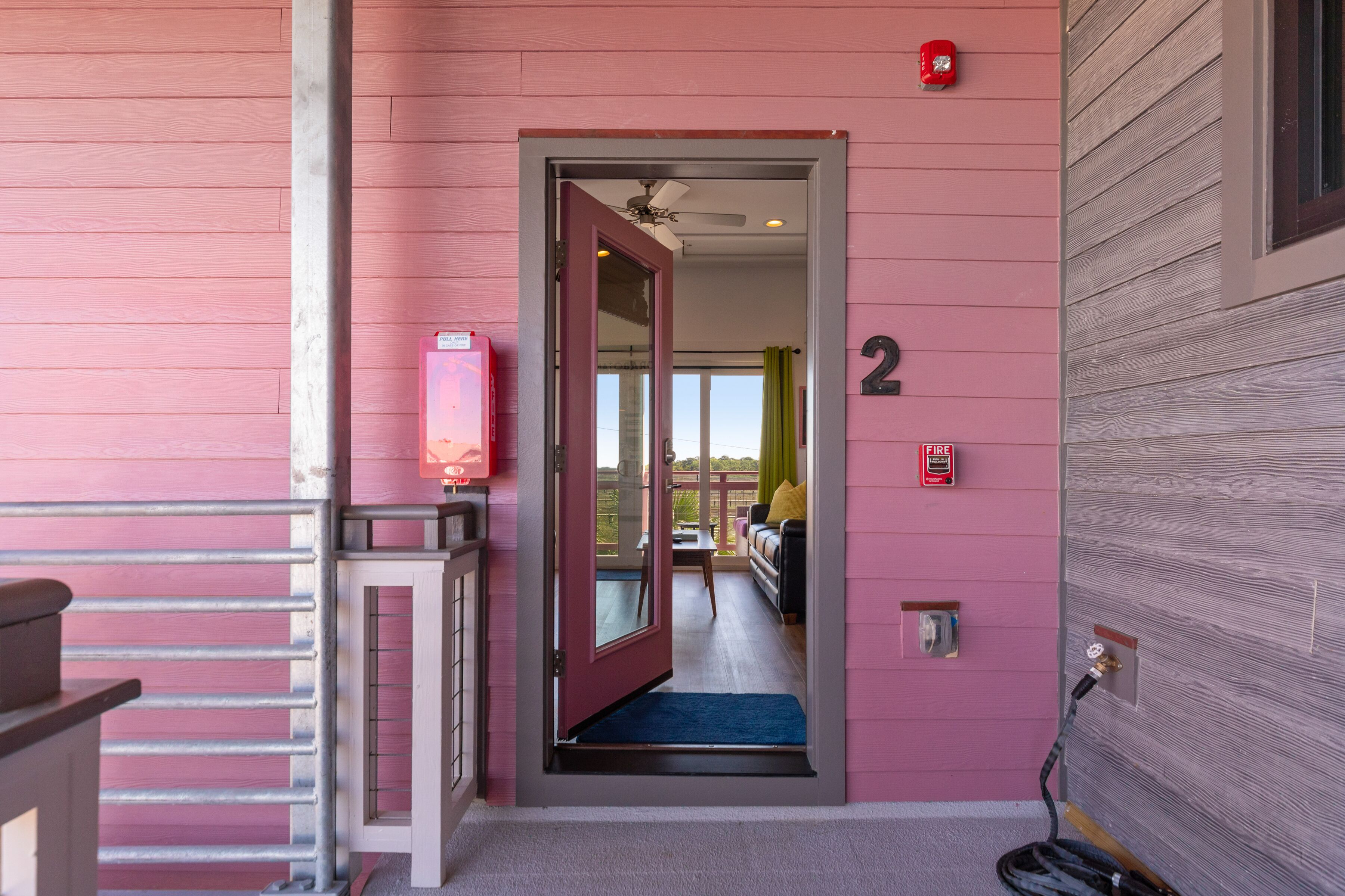 Boutique Hotel Folly Room 1: King Suite With Large Private Balcony In The Heart Of Folly Beach - Johns Island, SC