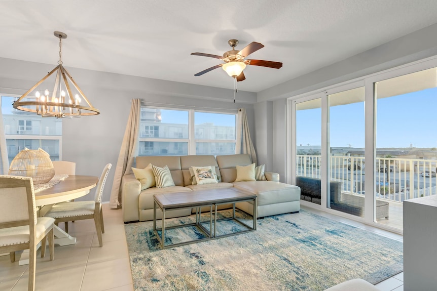 Professionally Decorated Luxury Oceanview Condo - Port Orange, FL