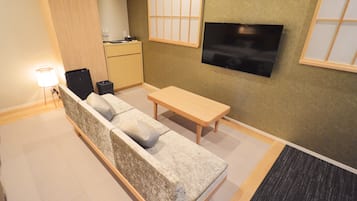 Quarto Twin Superior, não fumadores | Cofre no quarto, secretária, cortinas/cortinados opacos, Wi-fi grátis