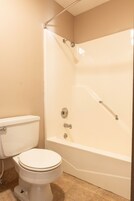 Uma combinação polibã/banheira 