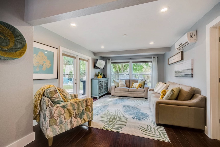 Discover Hacienda Del Sol - Dog-friendly, Downtown - Lido Key Beach, Sarasota