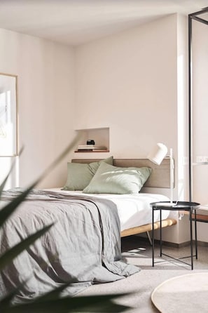 Apartamento Cidade | 1 quarto, com mobília individualizada, secretária 