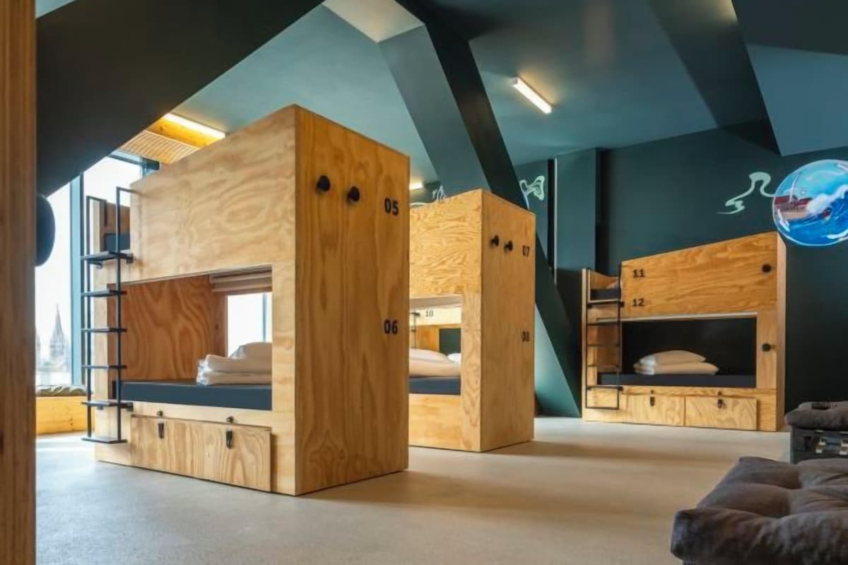 Quartos insonorizados, Wi-fi grátis, roupa de cama fornecida 