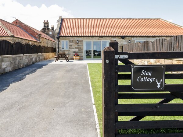 Stag Cottage At Broadings Farm - 휘트비