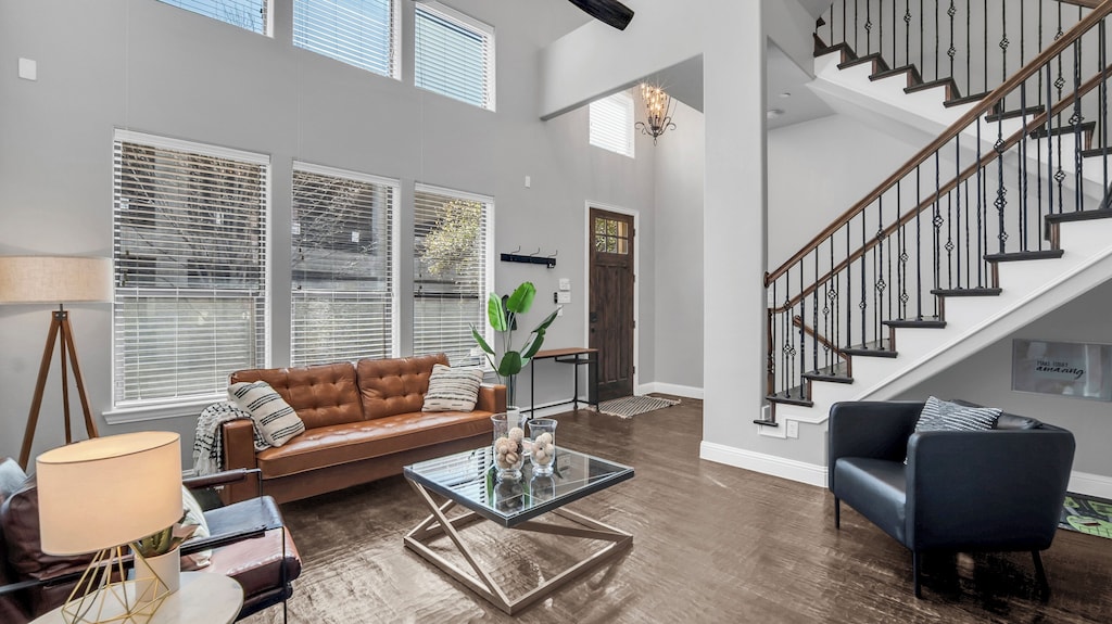 Lofted Luxury. Exclusive 3br Home Short Walk To Legacy Shops And Dining - Plano, TX