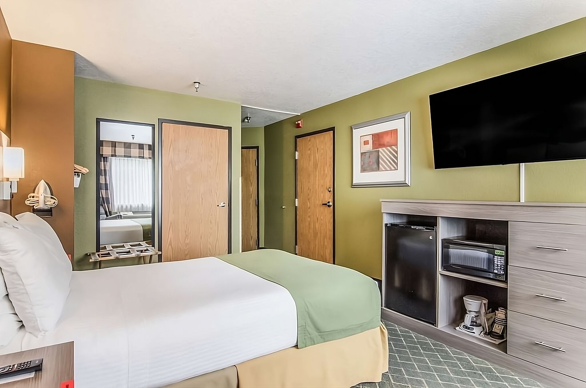Guesthouse Poulsbo Vacation! With Free Parking And Breakfast, Pets Are Welcome! - Poulsbo, WA