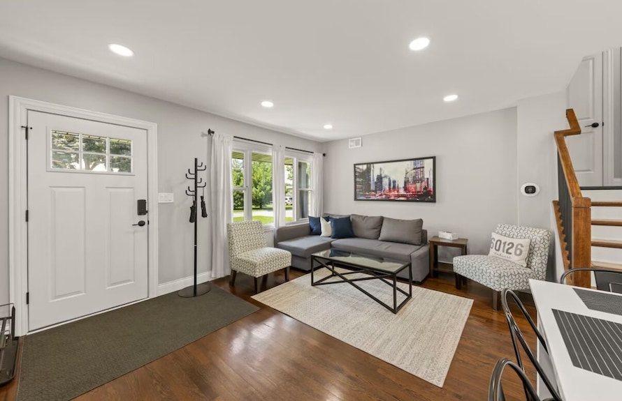 New Modern Home Close To Everything! - O'Hare - Chicago