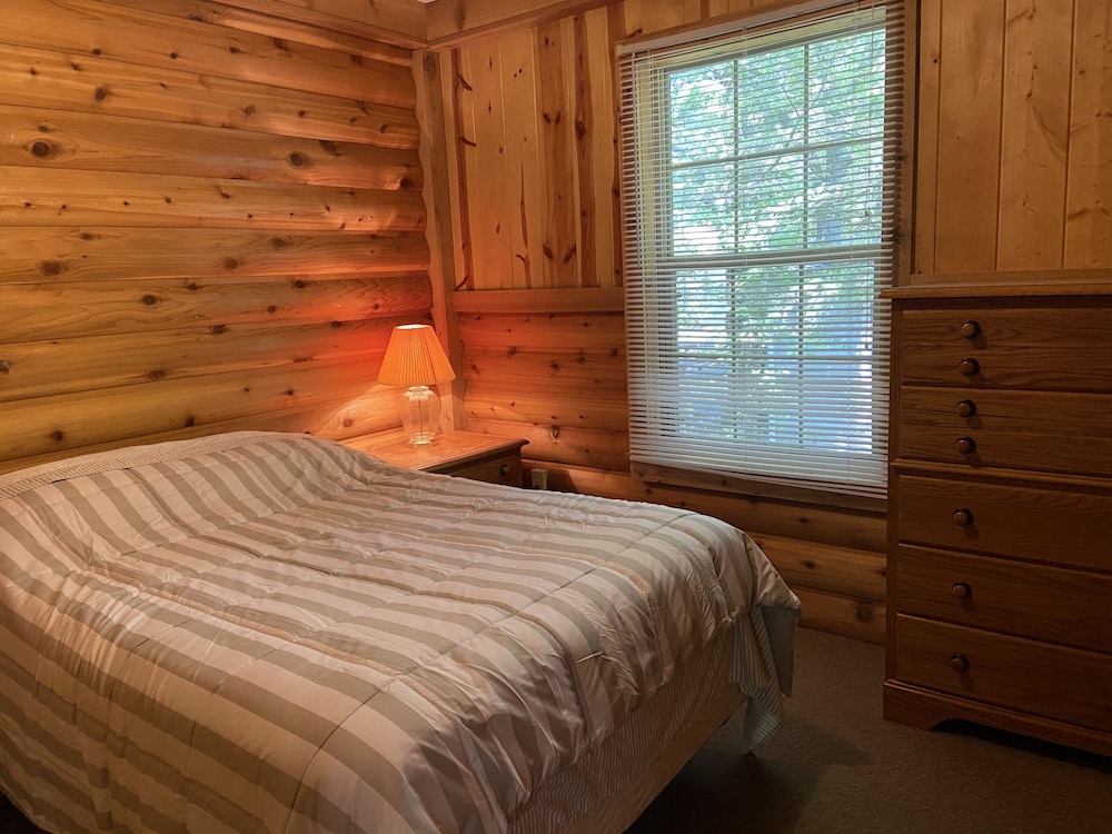 Sandycabins Duplex Beach House - Garden Side Cabin - Port Austin, MI