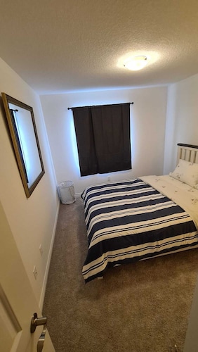 Luxury 3-bedroom Townhouse Close To Uwo/hospital - Londres