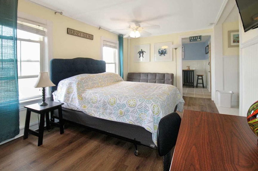 Beach Apt #18 Studio W/ Bath, Kitchen & Work Space - Asbury Park, NJ