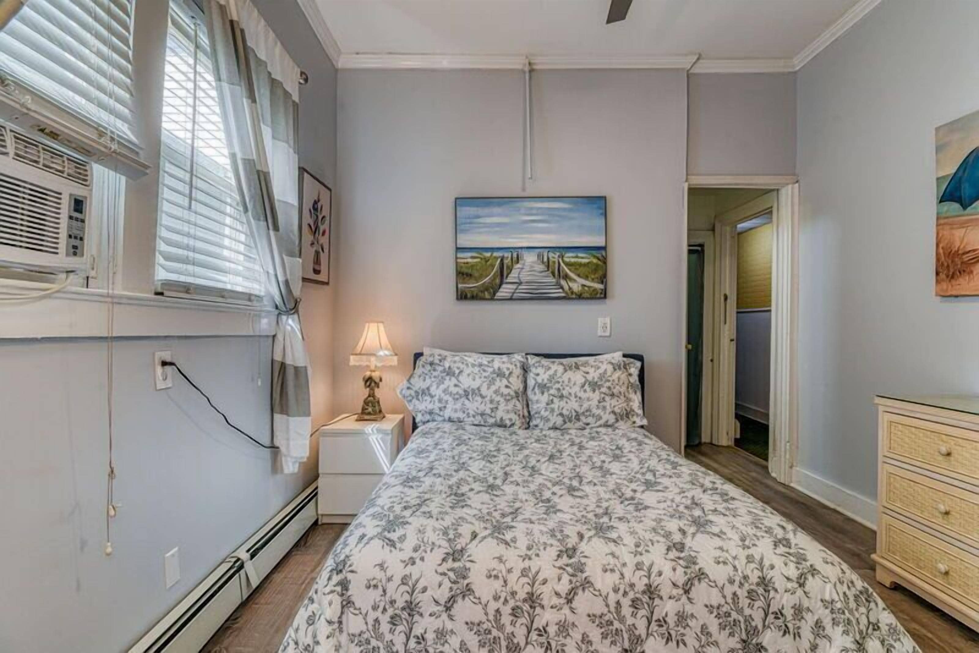 The Allenhurst, Beach Apartment #3 - Midsize Studio With Bathroom, Kitchen, & Ex - Asbury Park, NJ