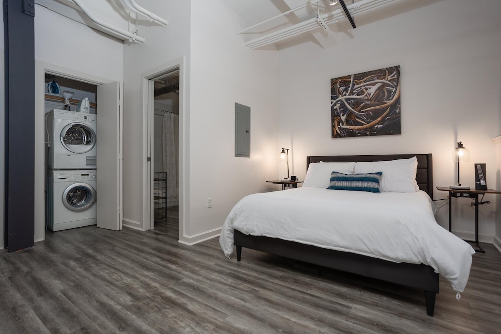 Top Floor Deluxe Penthouse | Heart Of Downtown Ftw - Fort Worth, TX