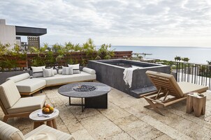 Suite (Ocean, Sky Deck and Plunge Pool) | Terraço/pátio interior