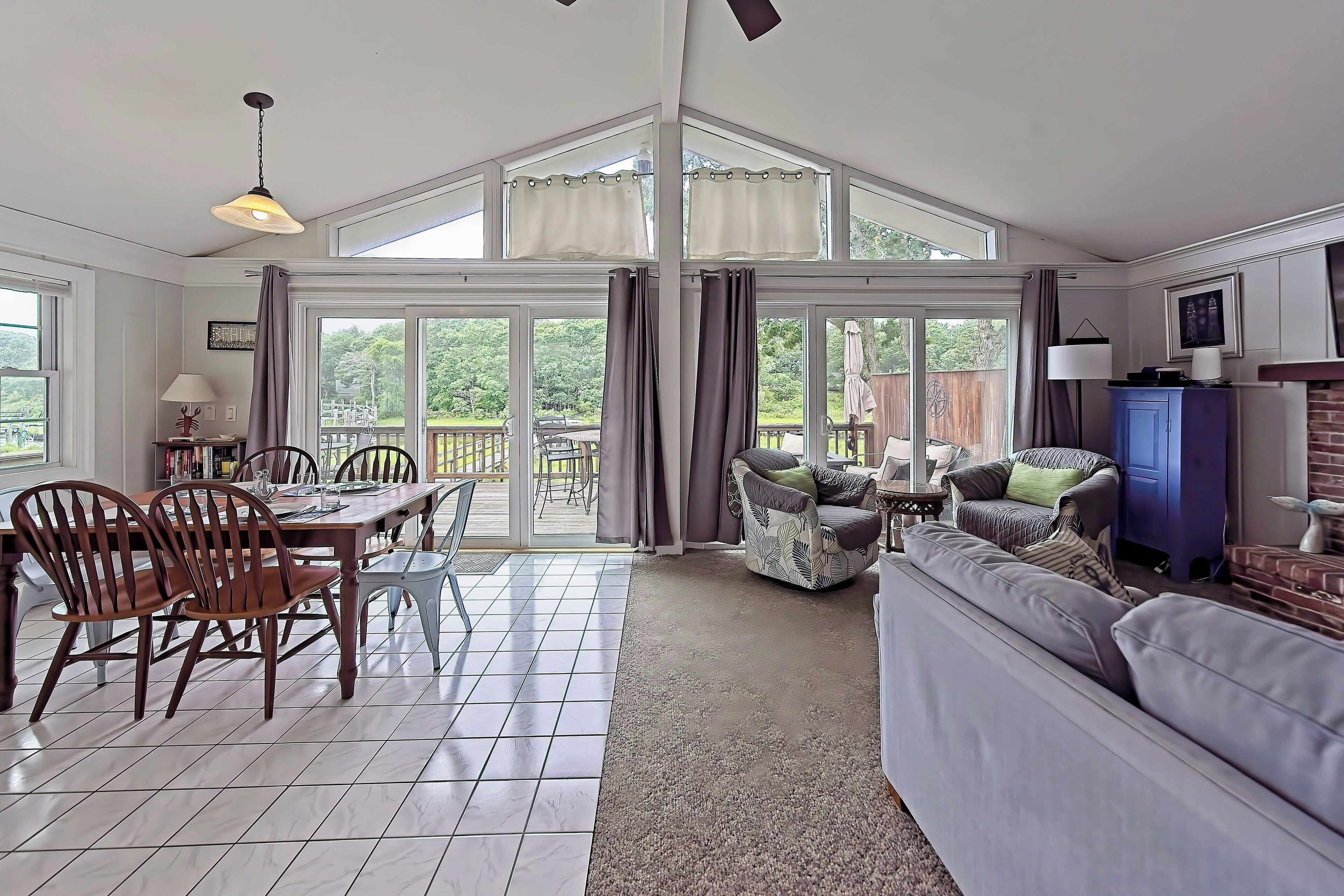 Waterfront Getaway W/private Dock, Deck, Central A/c, & Kayaks - Massachusetts