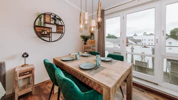 Apartamento, casa de banho privativa | Restaurante