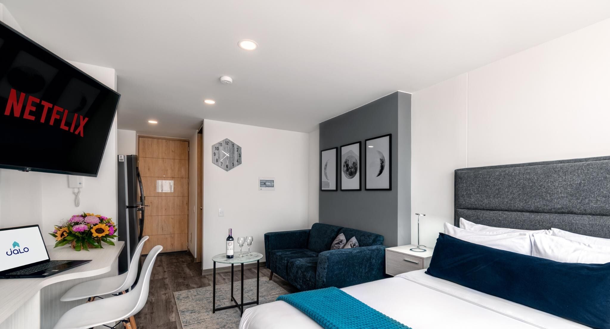 Estúdio (A) | Sala de estar | Smart TV de 43 de polegadas com canais por cabo, televisor, impressoras 