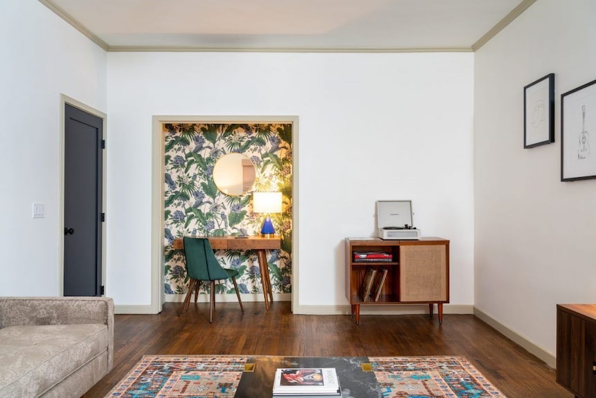 Spring Specials!! Fully Furnished Studio!!! - Hollywood, CA