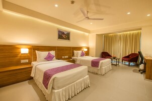 Quarto Premier | Cofre no quarto, secretária, quartos insonorizados 