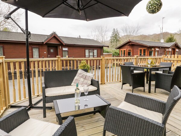 Badgers Hollow Lodge, Pet Friendly, With Hot Tub In Windermere - Ambleside