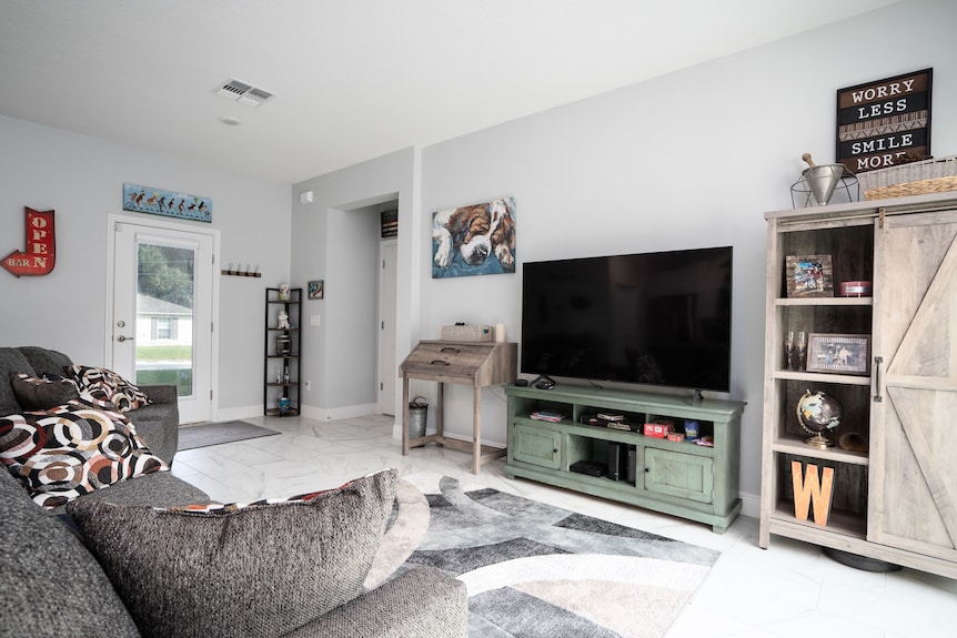 Brand New, Dog Friendly, 3bd 2ba, Great Location - DeLand, FL