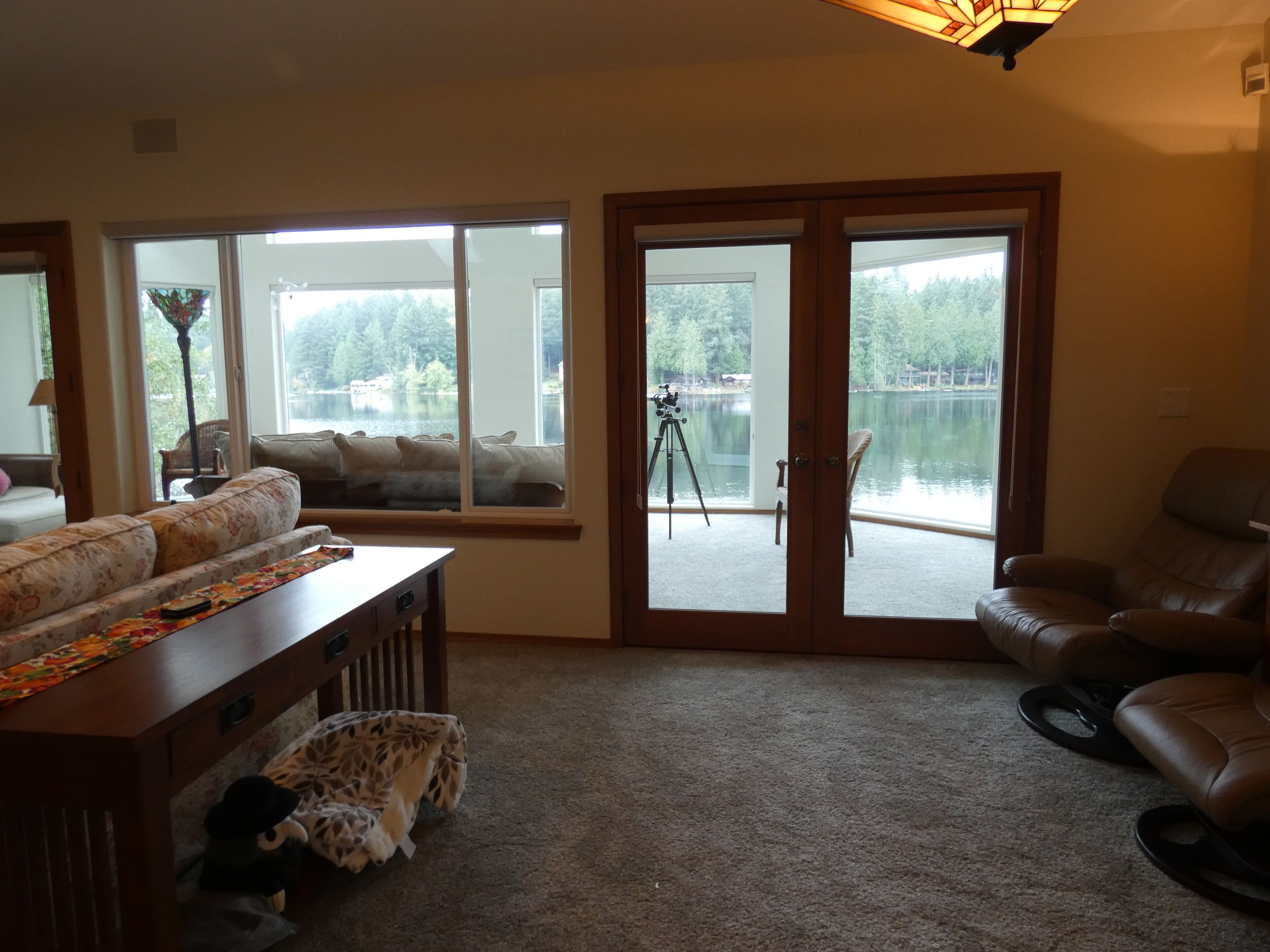 Lovely Lake Crabapple Lakefront Home - Marysville, WA