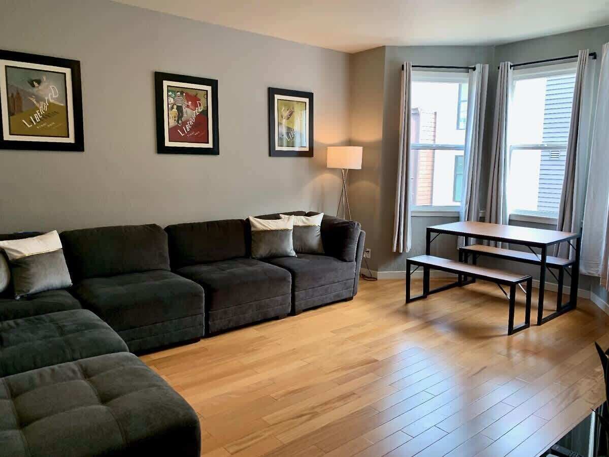 Spacious 4br/2ba Flat In Central Soma - San Francisco, CA