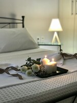 Apartamento Deluxe, 1 quarto | Roupa de alta qualidade, com decoração personalizada 