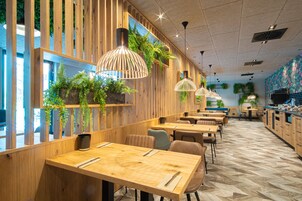 Pequeno-almoço continental diário (15.00 EUR por pessoa) 