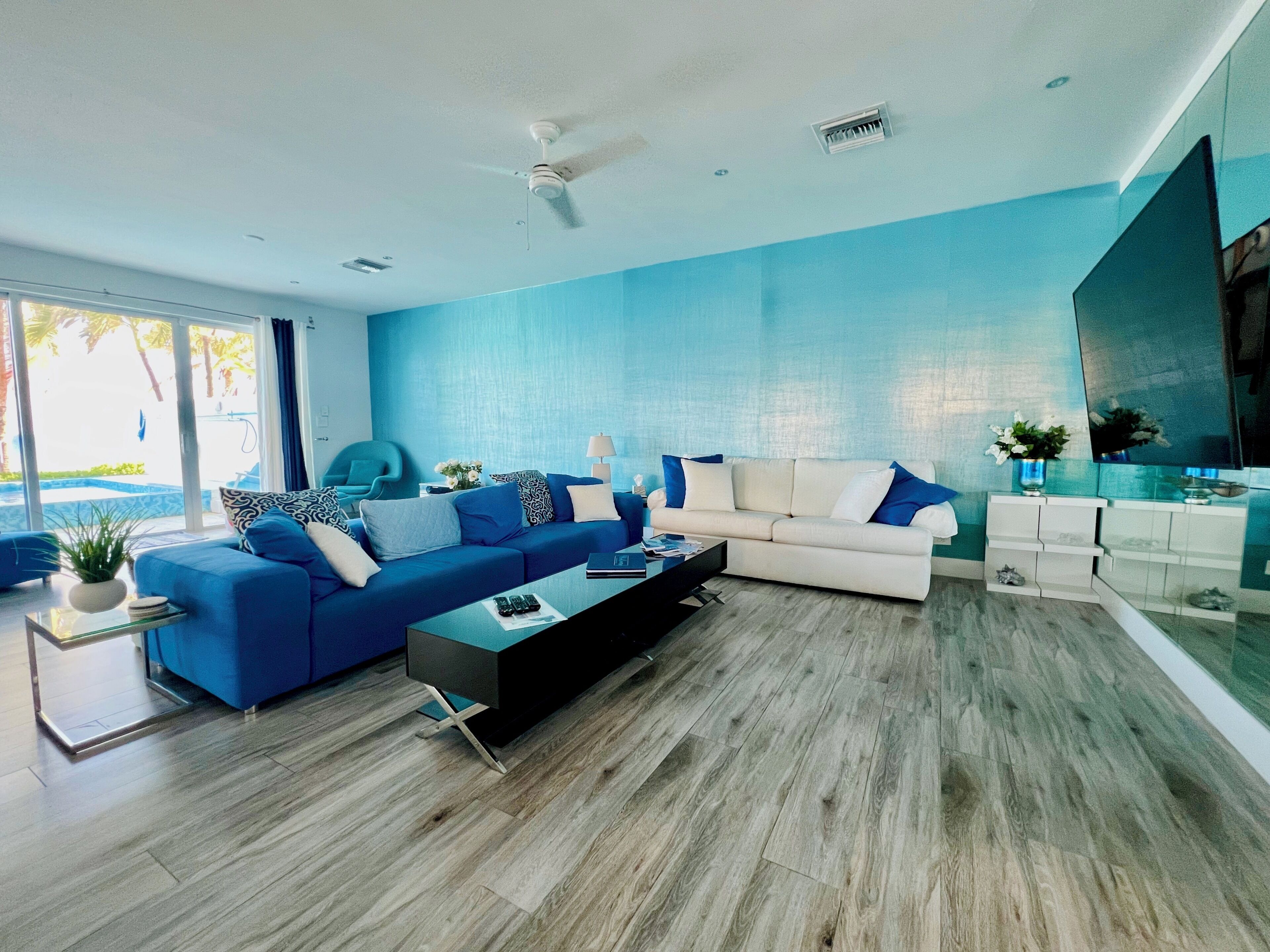 Newly Updated Luxury 4-bed, 4-bath Villa With Private Pool And Beach - West Bay