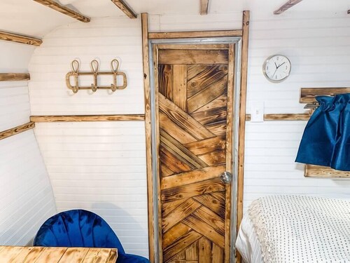 Glamp In The Hill Country! - Texas