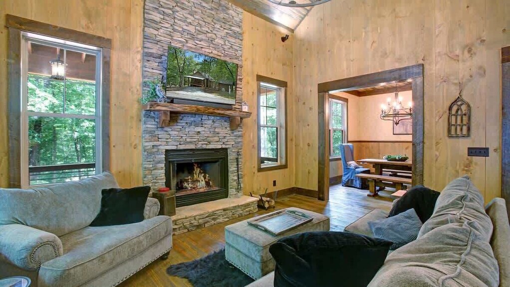 Romantic, One Level Modern Luxury With Fire Pit - Nottely Lake, GA