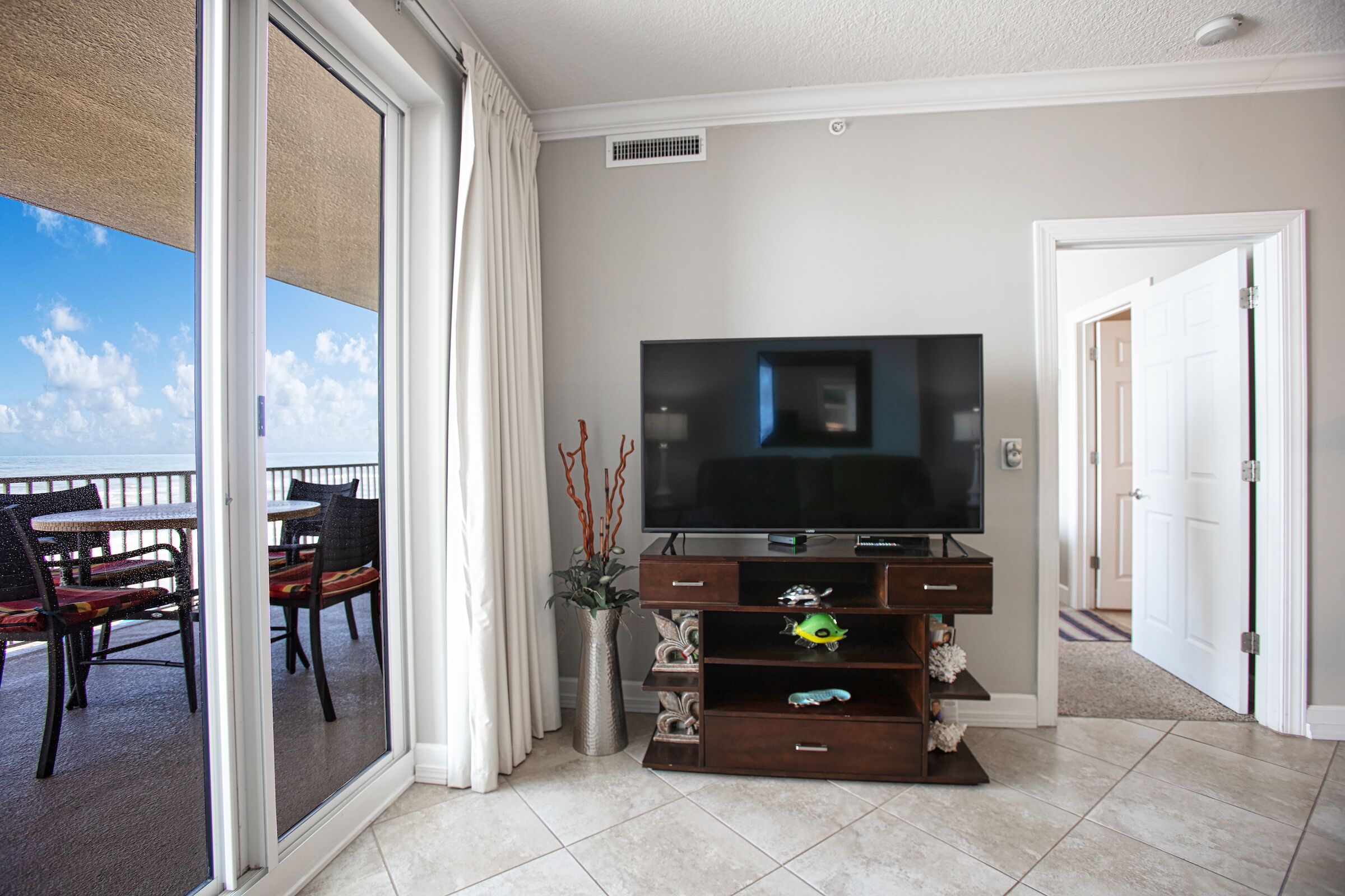 2 Bedroom 2 Bath! Huge Balcony! Amazing Views! Close To Pier Park! - Panama City Beach, FL