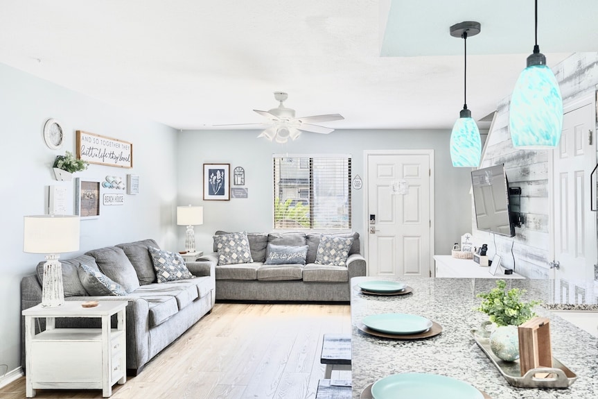 Winter Beach Trip- Heated Pools- Modern Townhome- Resort- Golf Cart Available - Panama City Beach, FL