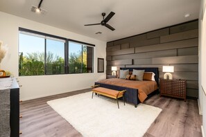 Casa, 5 quartos | 5 quartos, secretária adequada para computadores portáteis