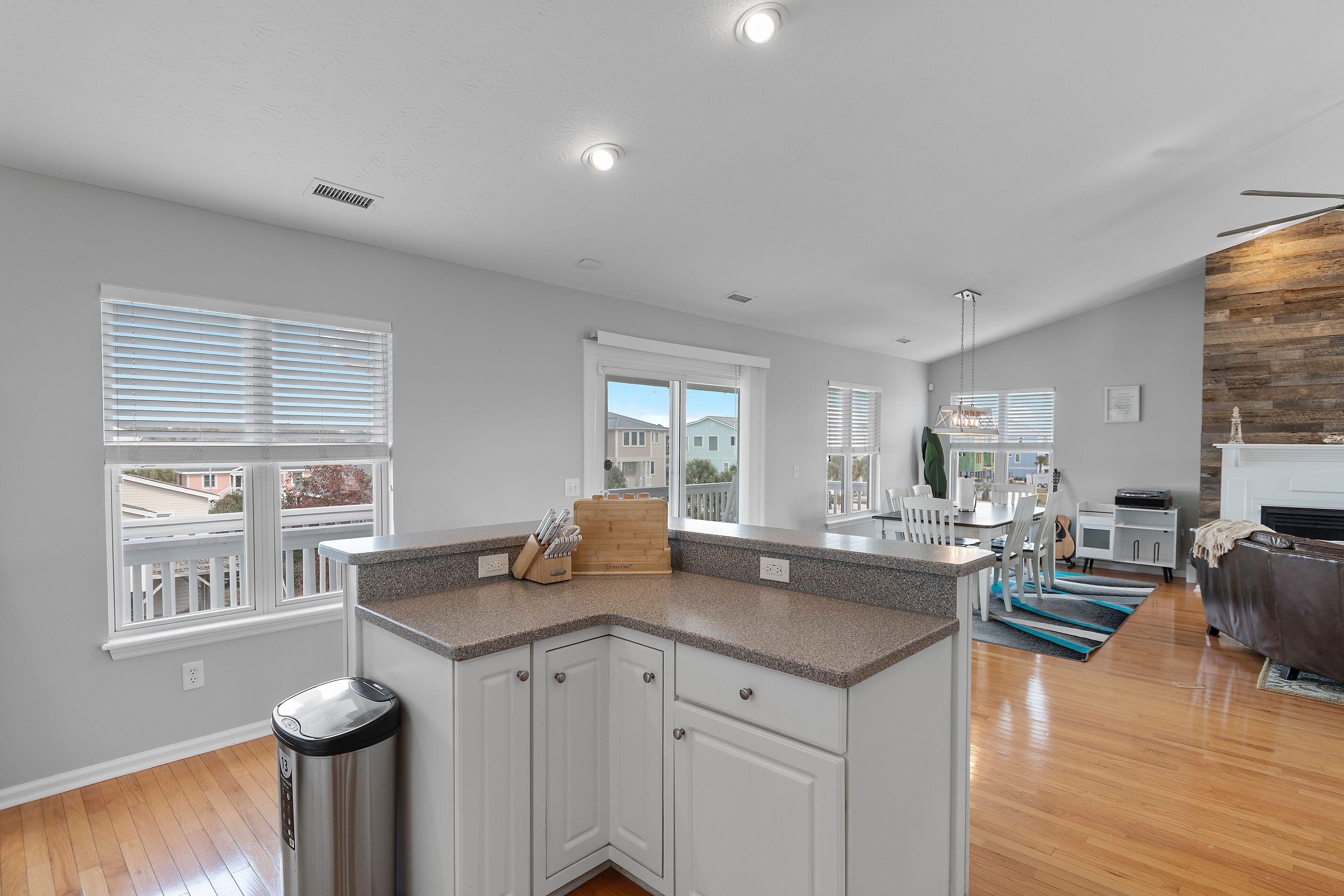 "Calypso's Cove" -  Dune Home, 5 Bedrooms / 3 Bathrooms - Holden Beach, NC